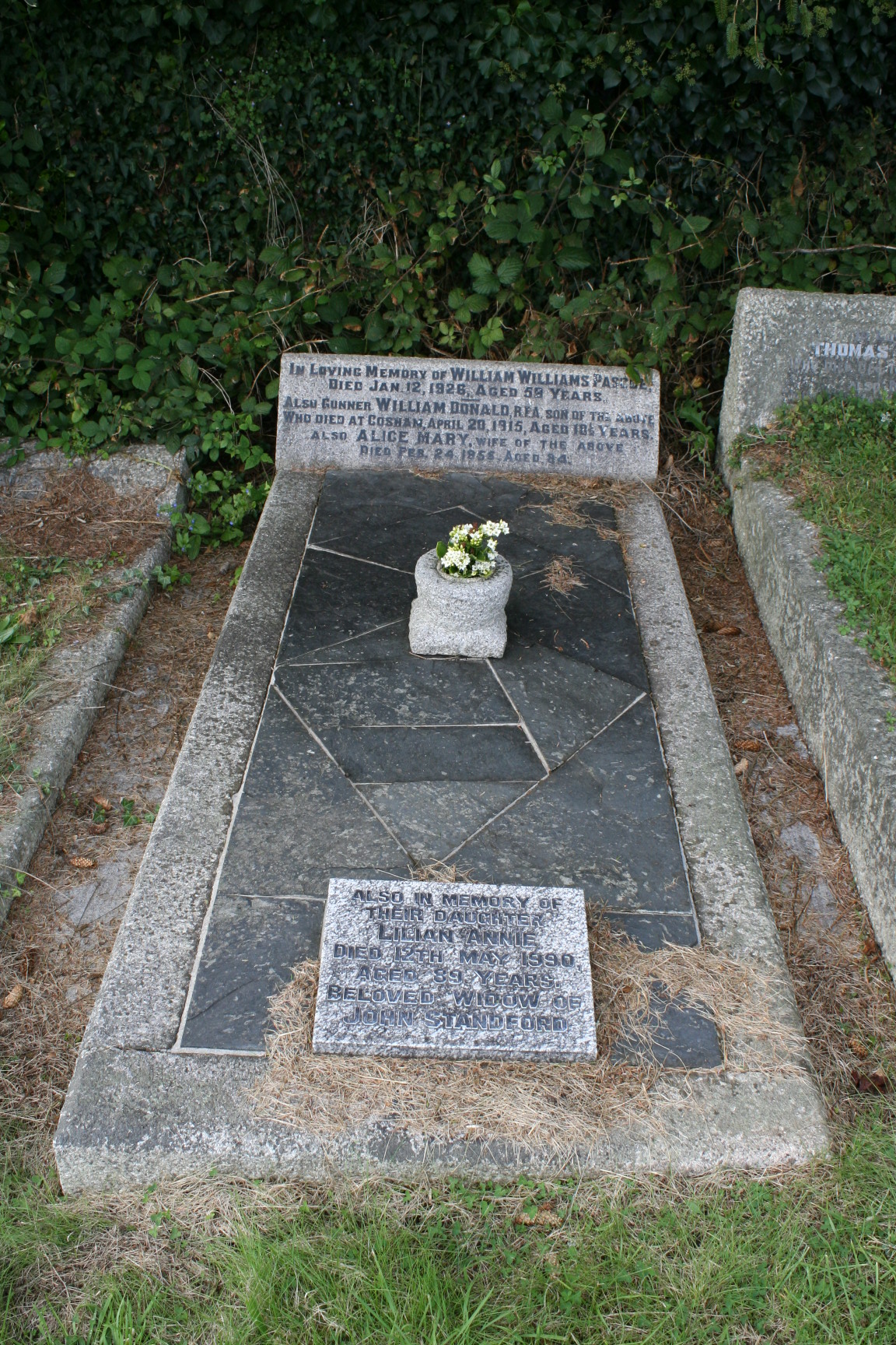 Devoran – Church of St. John and St. Petroc & War Memorial | With the ...